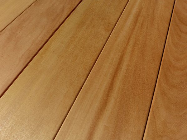 Conheça a Madeira Garapeira: Durabilidade, Características e Preço ...